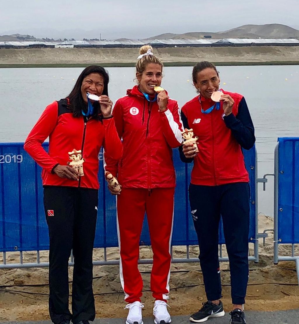 Richards, Chow, 4×100 relay and Carter snare medals